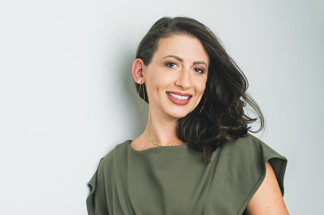 5 Insider Tips for a Professional LinkedIn Headshot - Alpana Aras ...