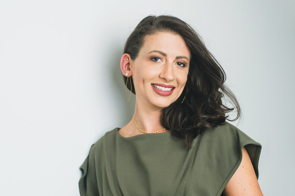 5 Insider Tips for a Professional LinkedIn Headshot - Alpana Aras ...