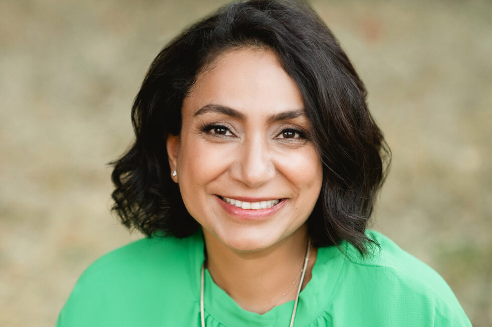 5 Insider Tips for a Professional LinkedIn Headshot - Alpana Aras ...